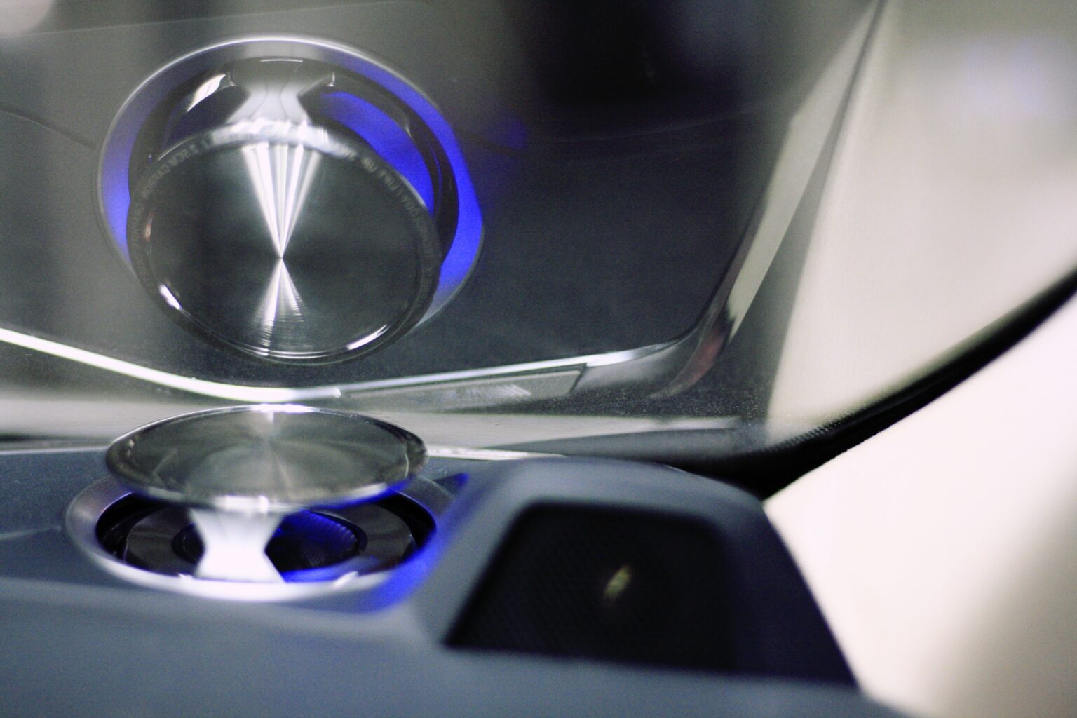 Mickey's Autosound – Because we love car audio